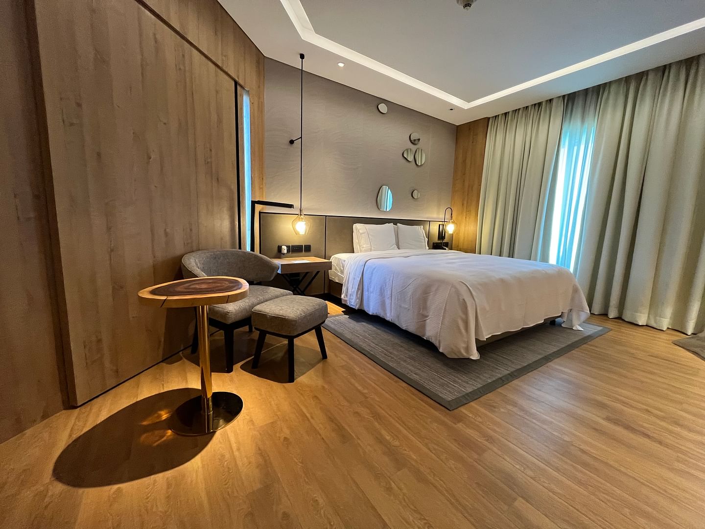 Marriott is offering complimentary room upgrades and discounted suites ...